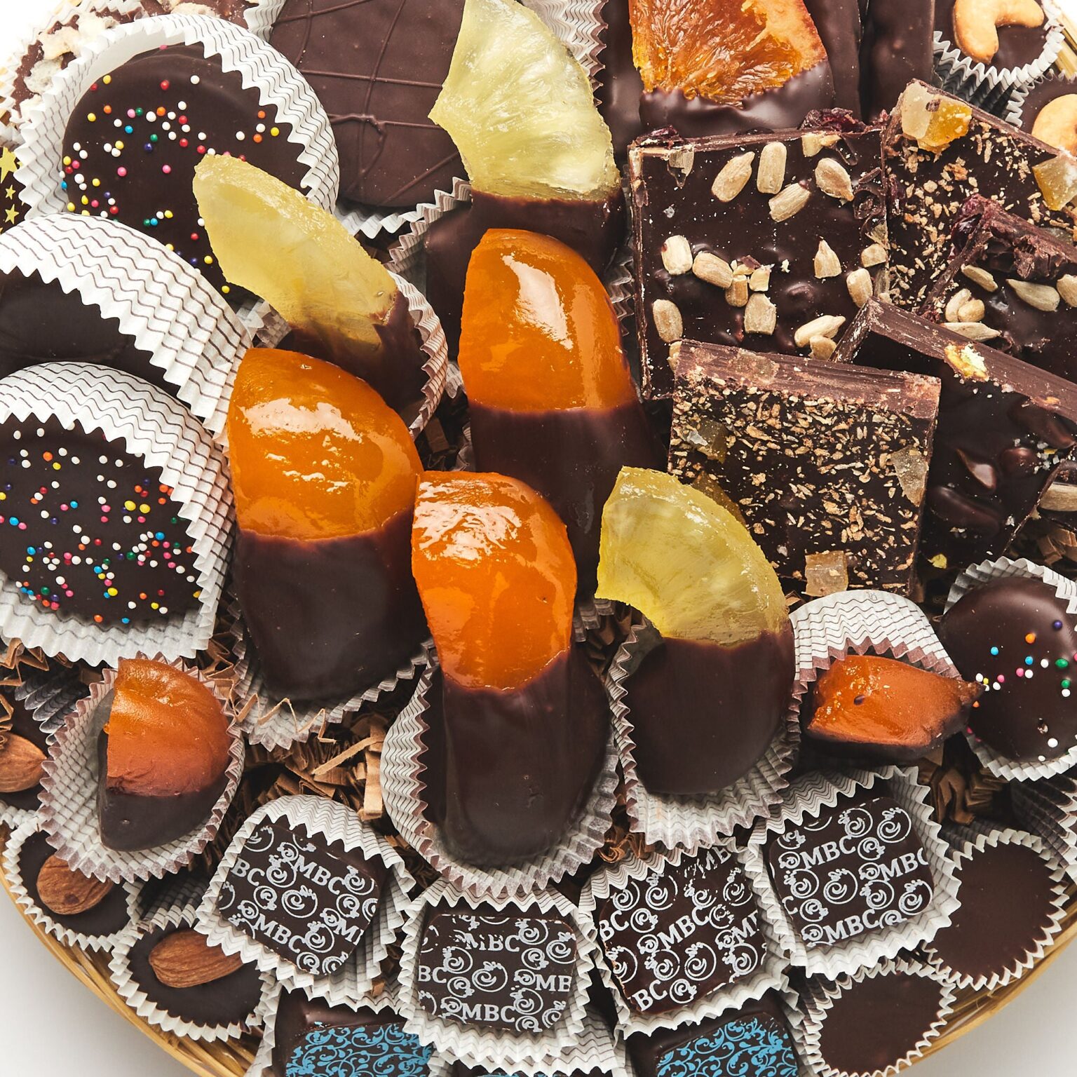 Dream Wicker Fruit & Chocolate Gift Basket Classic - Miami Beach Chocolate